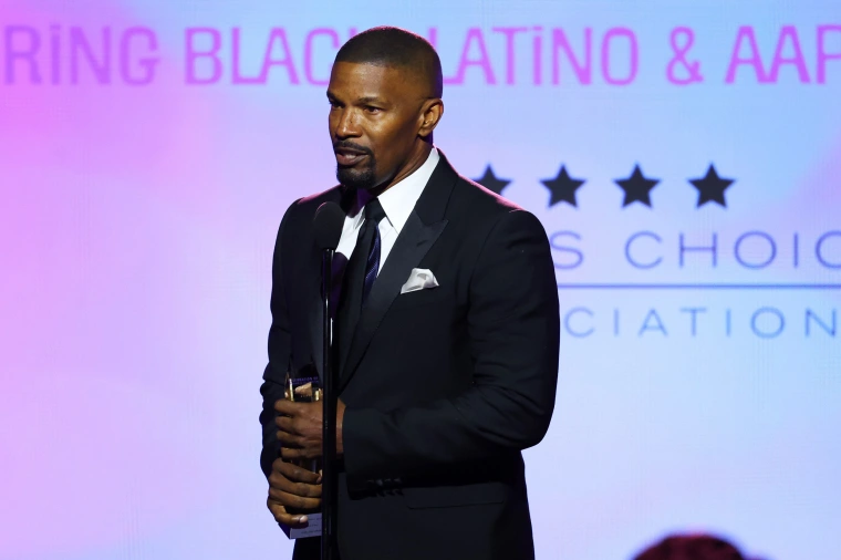 Jamie Foxx Makes Emotional Speech In First Appearance Since Medical ...